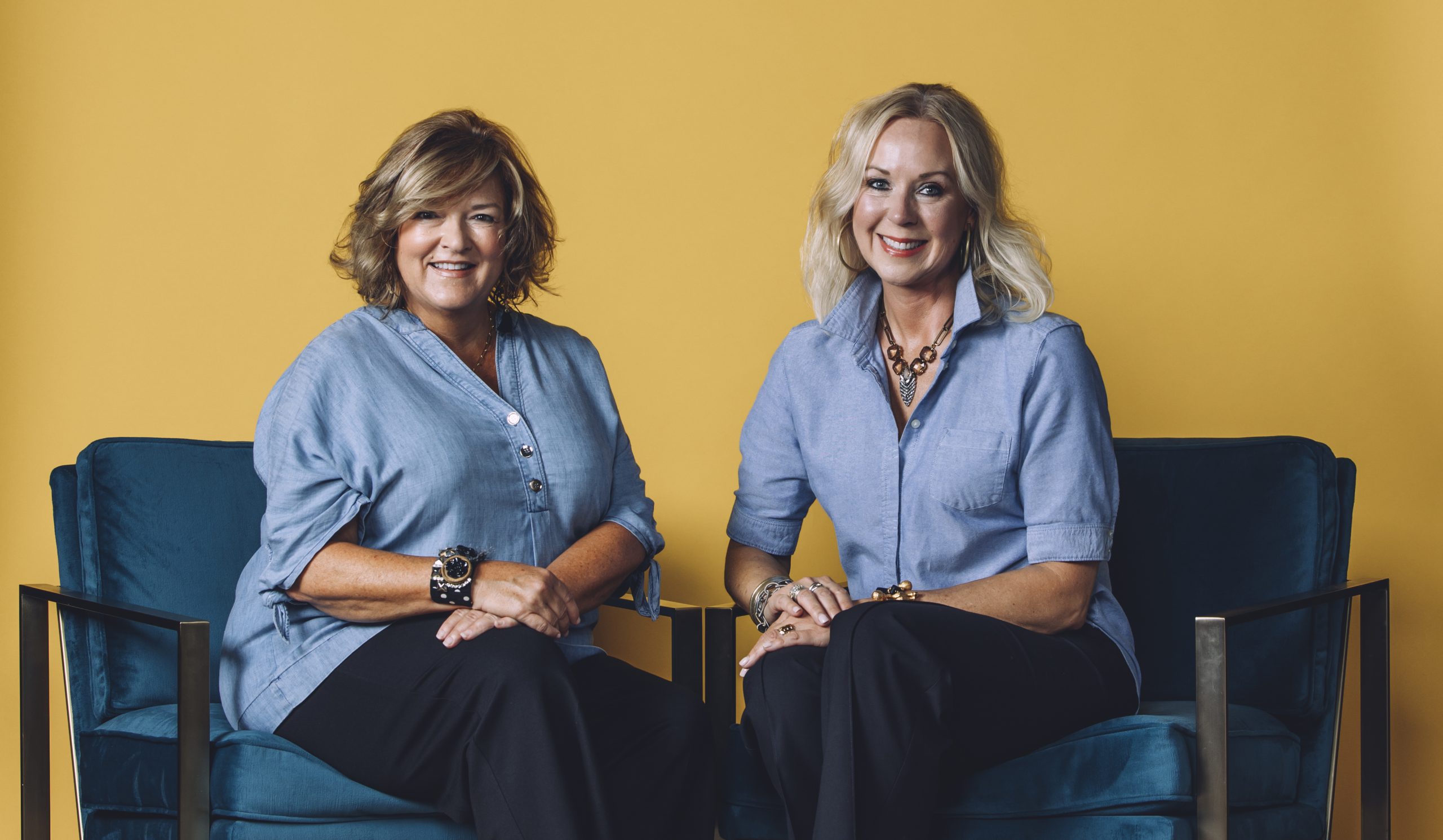 Mel & Mimi: Celebrating 25 Year of Style and Fashion - Read V3